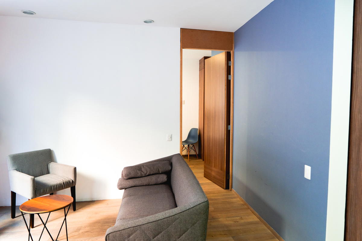 How to Declutter Your Small Apartment (Decluttering Plan)