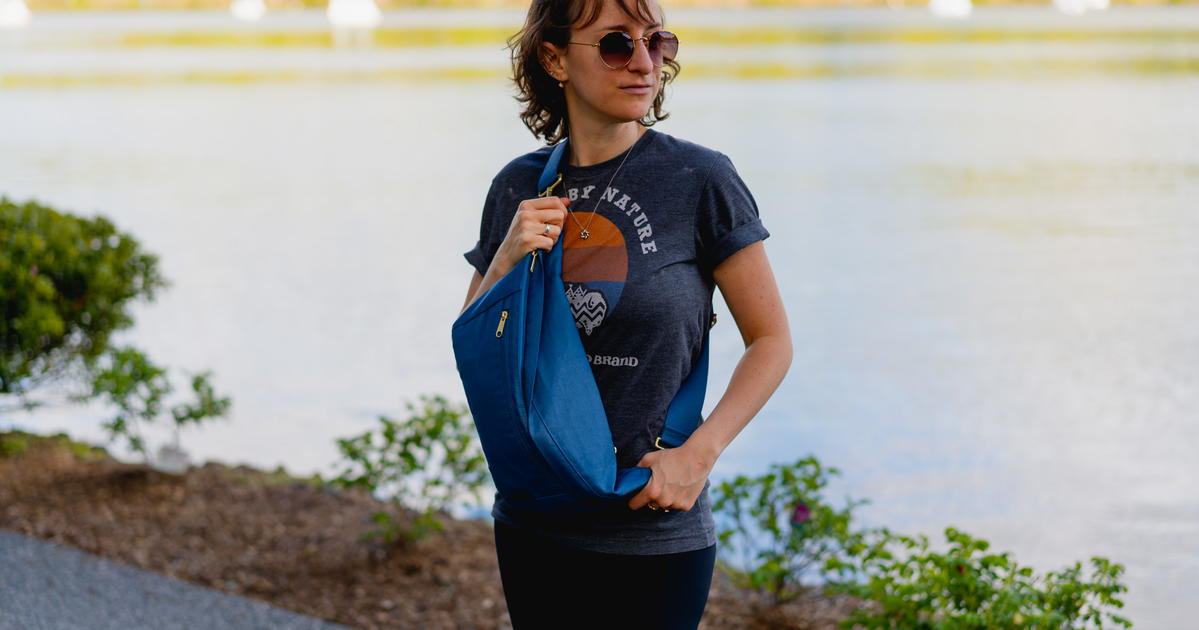 How to Hide Your Baby Bump as Long as Possible (With Example Photos)