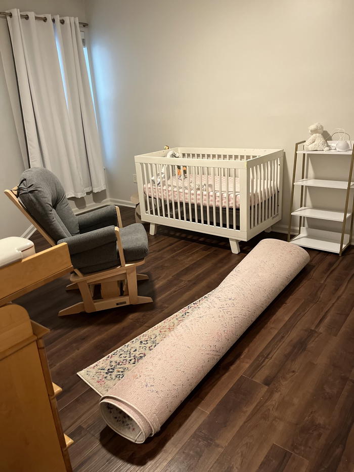 How to Set up a Minimalist Baby Nursery (And What You Need)