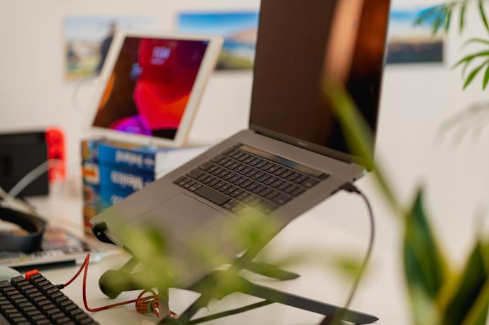 How to Create a Shared Home Office Space for Two