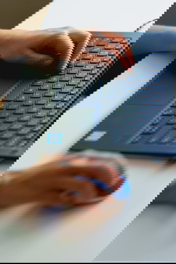 How to Create a Shared Home Office Space for Two