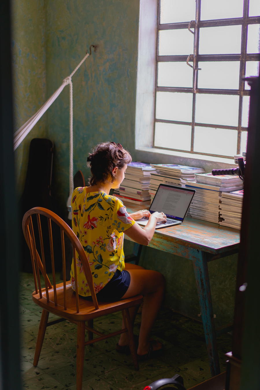 Remote vs Hybrid vs In-Office Work (How to Choose Your Work Style?)