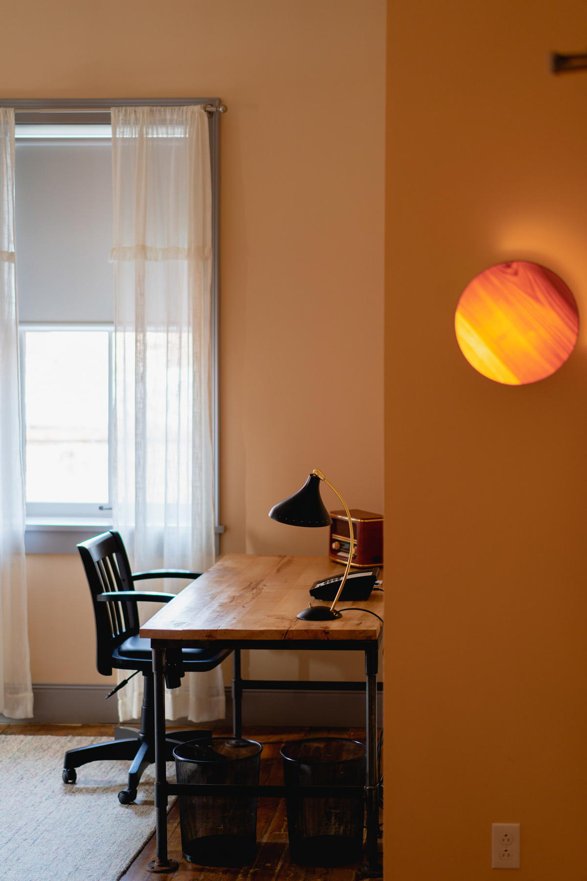 Remote vs Hybrid vs In-Office Work (How to Choose Your Work Style?)