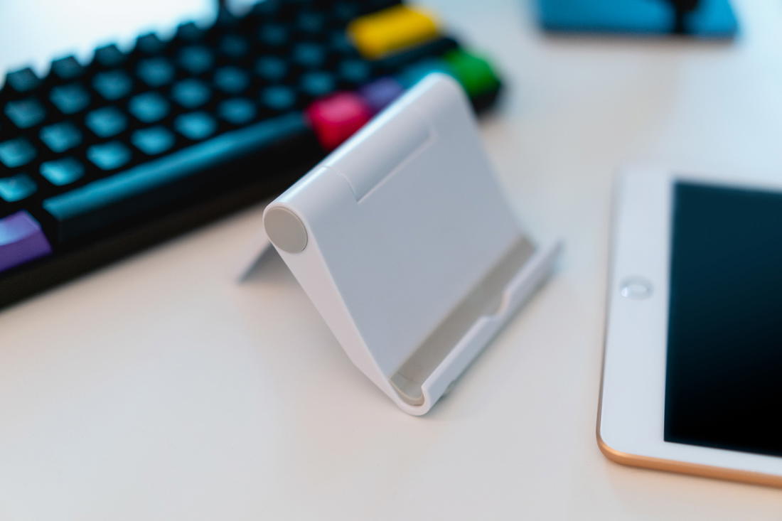 24 Essential Items for a Perfect Work from Home Setup