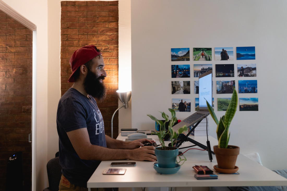 17 Tips for Making the Most from a Standing Desk at Home