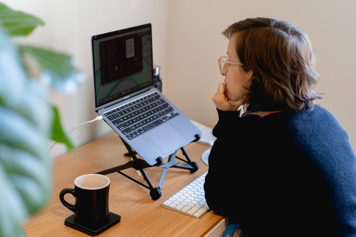 17 Tips for Making the Most from a Standing Desk at Home