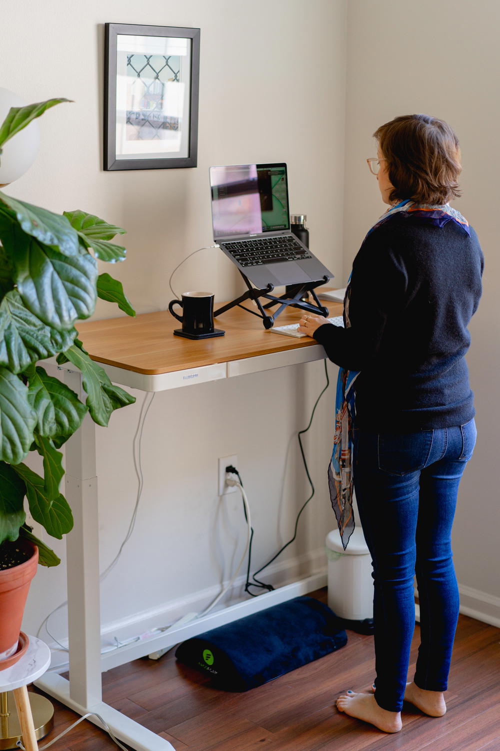17 Tips for Making the Most from a Standing Desk at Home