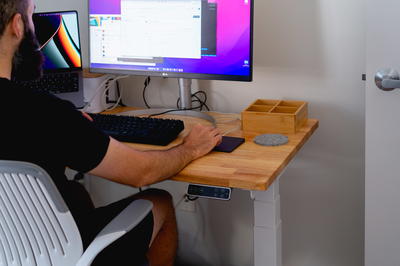 17 Tips for Making the Most from a Standing Desk at Home