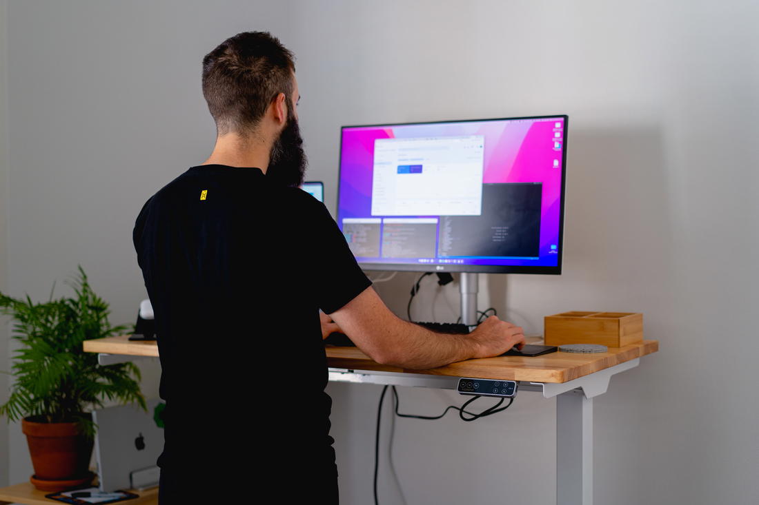 17 Tips for Making the Most from a Standing Desk at Home