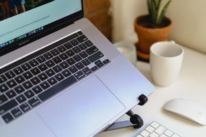 37 Ways to Stay Connected While Working Remotely